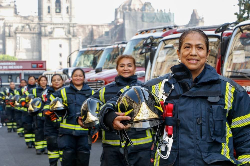 Brugada refuerza Bomberos de CDMX con 11 unidades nuevas y promete 100 más | Diario de México
